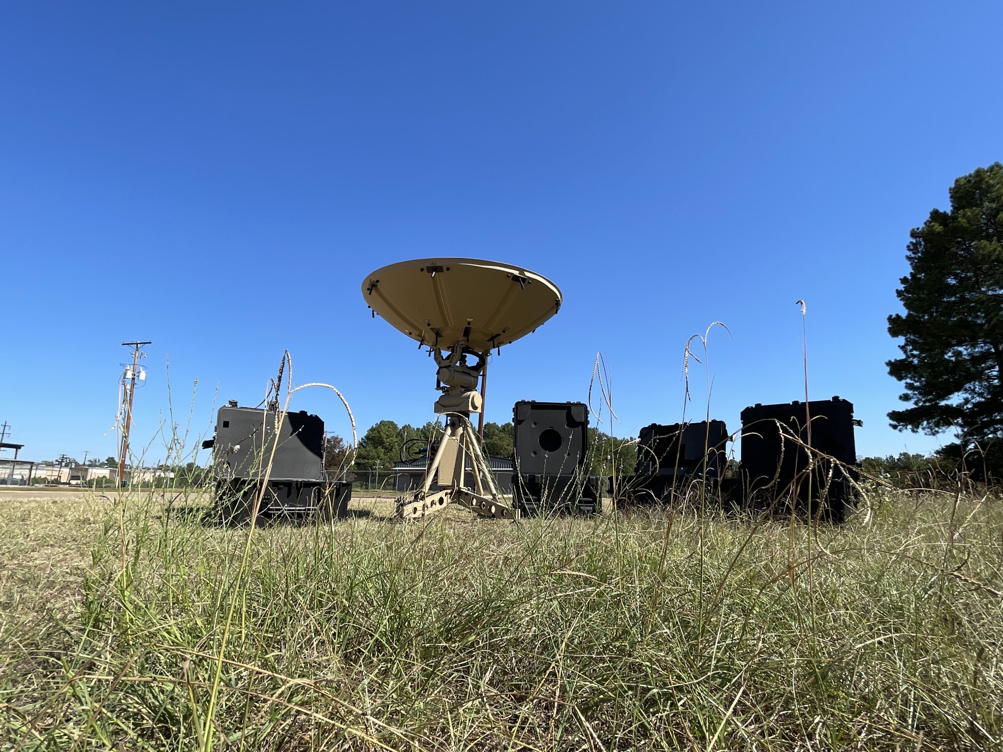 16138 XY LEO MEO GEO Tracking Antenna - Sat-Lite Technologies